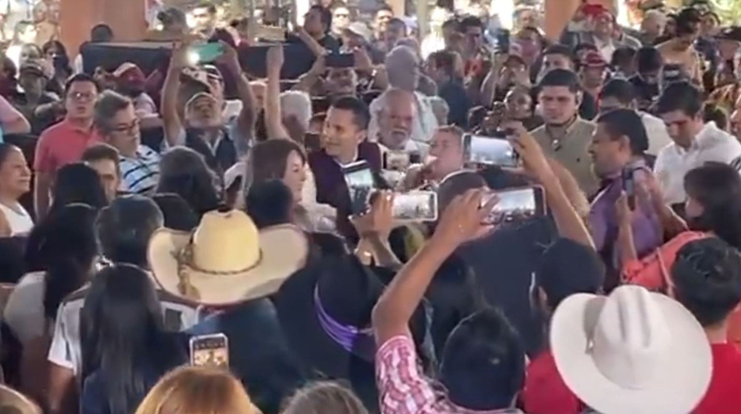 Llega Margarita González Saravia a Plaza de Armas para presentar Filosofía e Identidad del ...